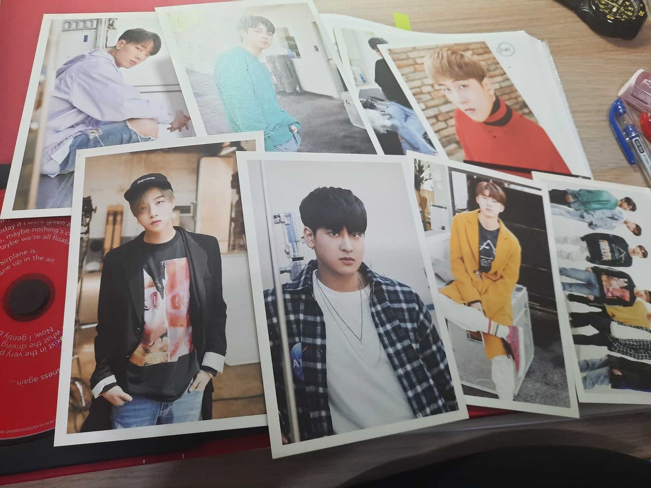 #已贈出 贈送ikon專輯、白晝的流星漫畫、明信片紙片類周邊 - 贈物板 | Dcard