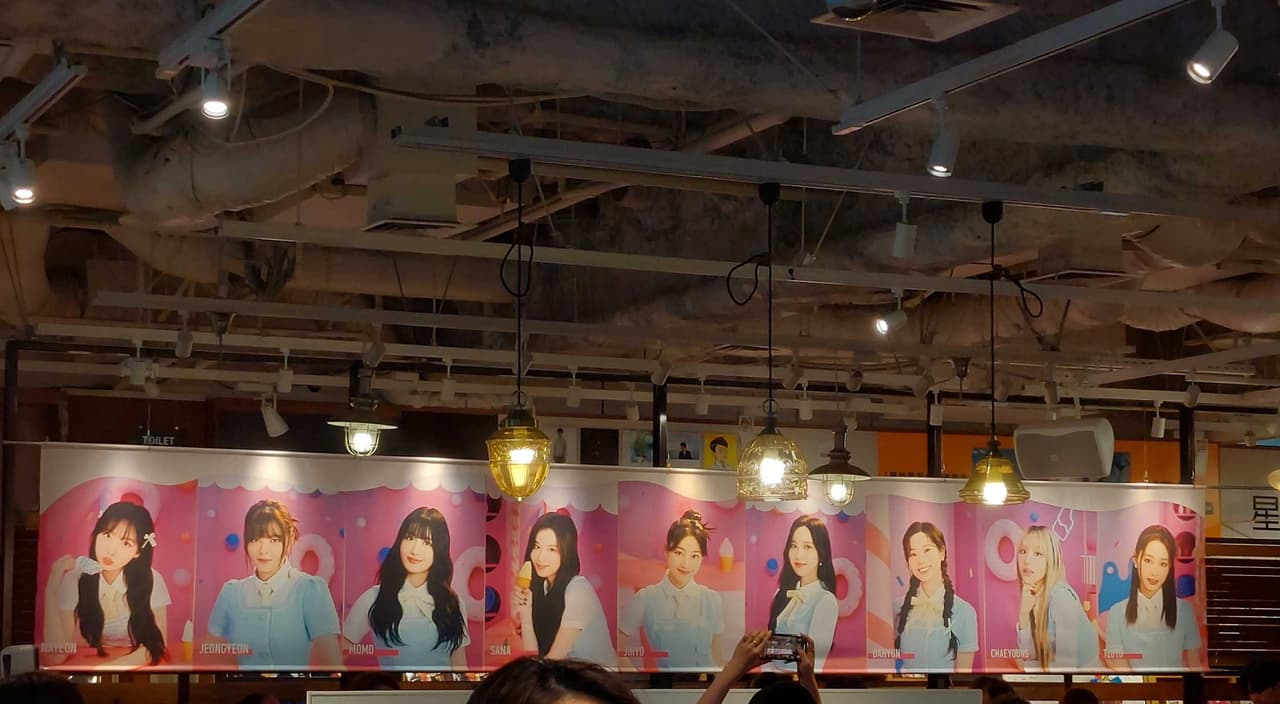 #分享 TWICE x TOWER RECORDS CAFE 聯名咖啡廳活動 - TWICE板 | Dcard