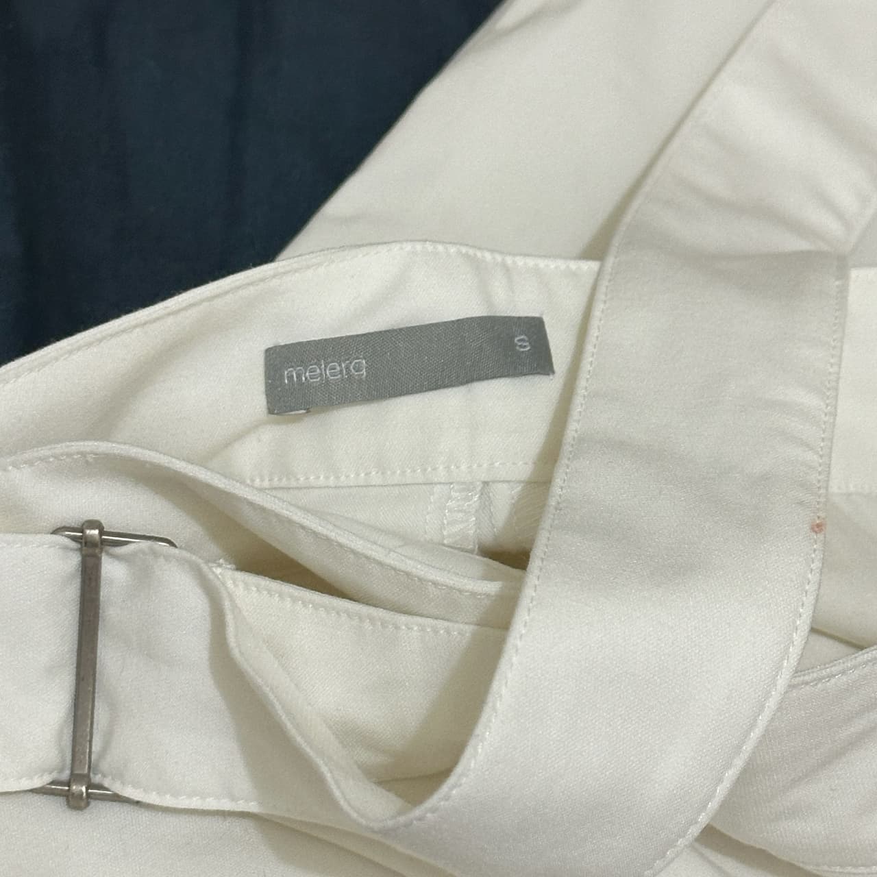 #已贈出 重發 meierq 白長褲 - 贈物板 | Dcard