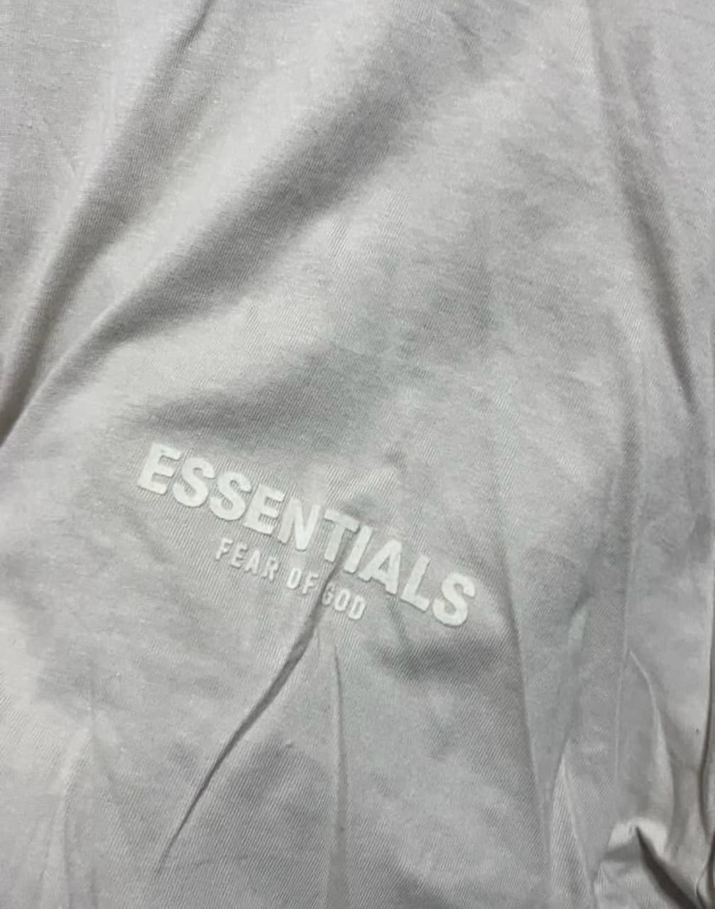 #我要賣 Essentials植絨小標薄長袖 燕麥色 s號 - 二手交易板 | Dcard