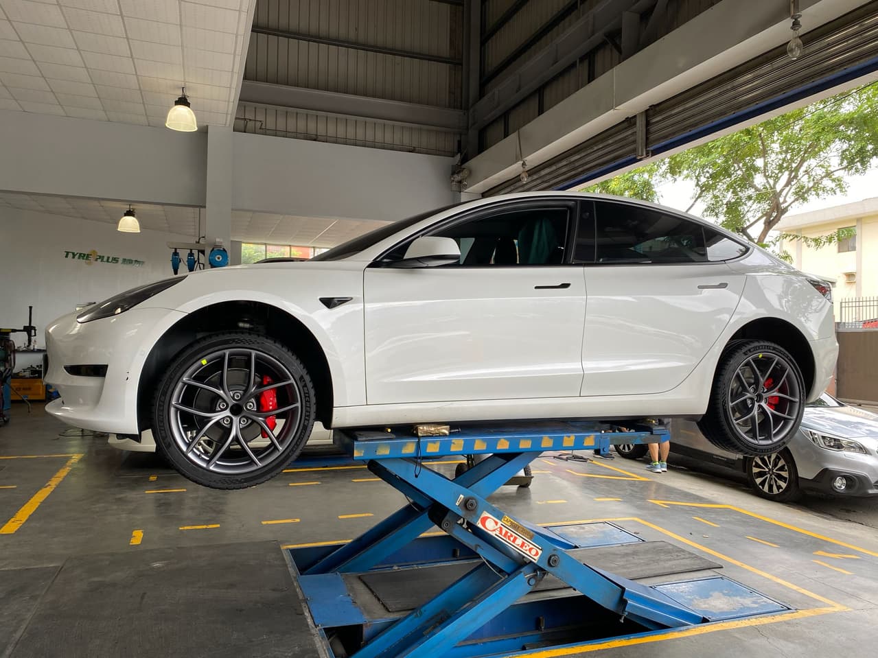 特斯拉 Model 3 SR+ 換 Zero G via Michelin PS5 235 40 R19 - 汽車板 | Dcard