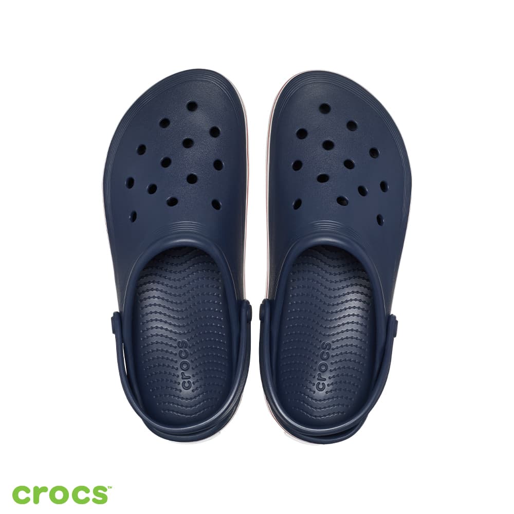 DIY 鞋面上的配飾，Crocs讓你穿出與眾不同 - 米血糕加花生粉加香菜 (@pigbloodcake) | Dcard