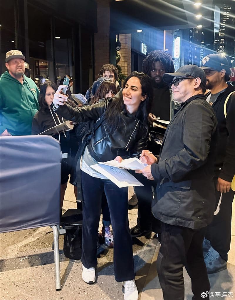 李連杰紐約街頭閒晃！息影5年「無人認出」 回飯店傻眼：世界全變了 - SETN三立新聞網 (@setn54) | Dcard