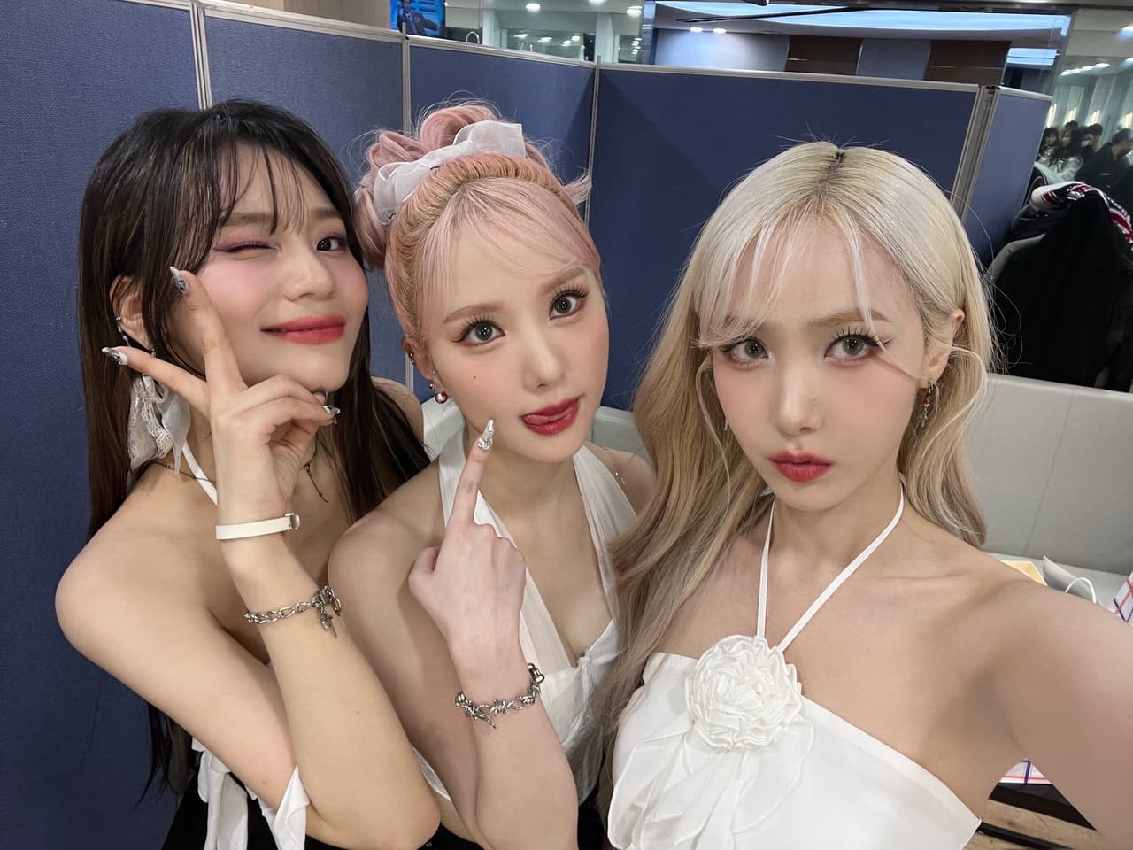 #集中討論 VIVIZ 迷你四輯 VERSUS 回歸 - B158 留言 | Dcard