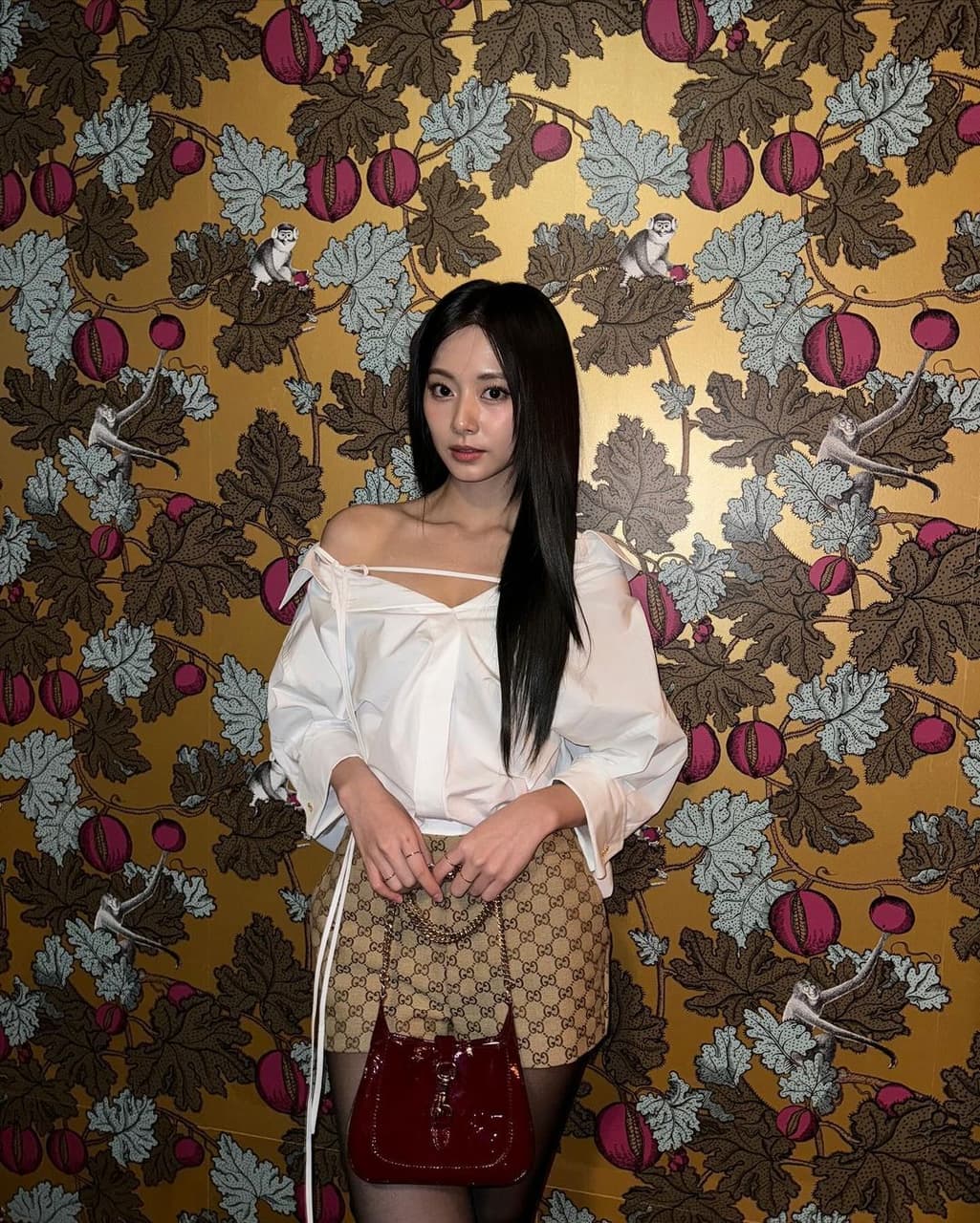 #分享 子瑜🦌×Gucci IG美照💙 - TWICE板 | Dcard