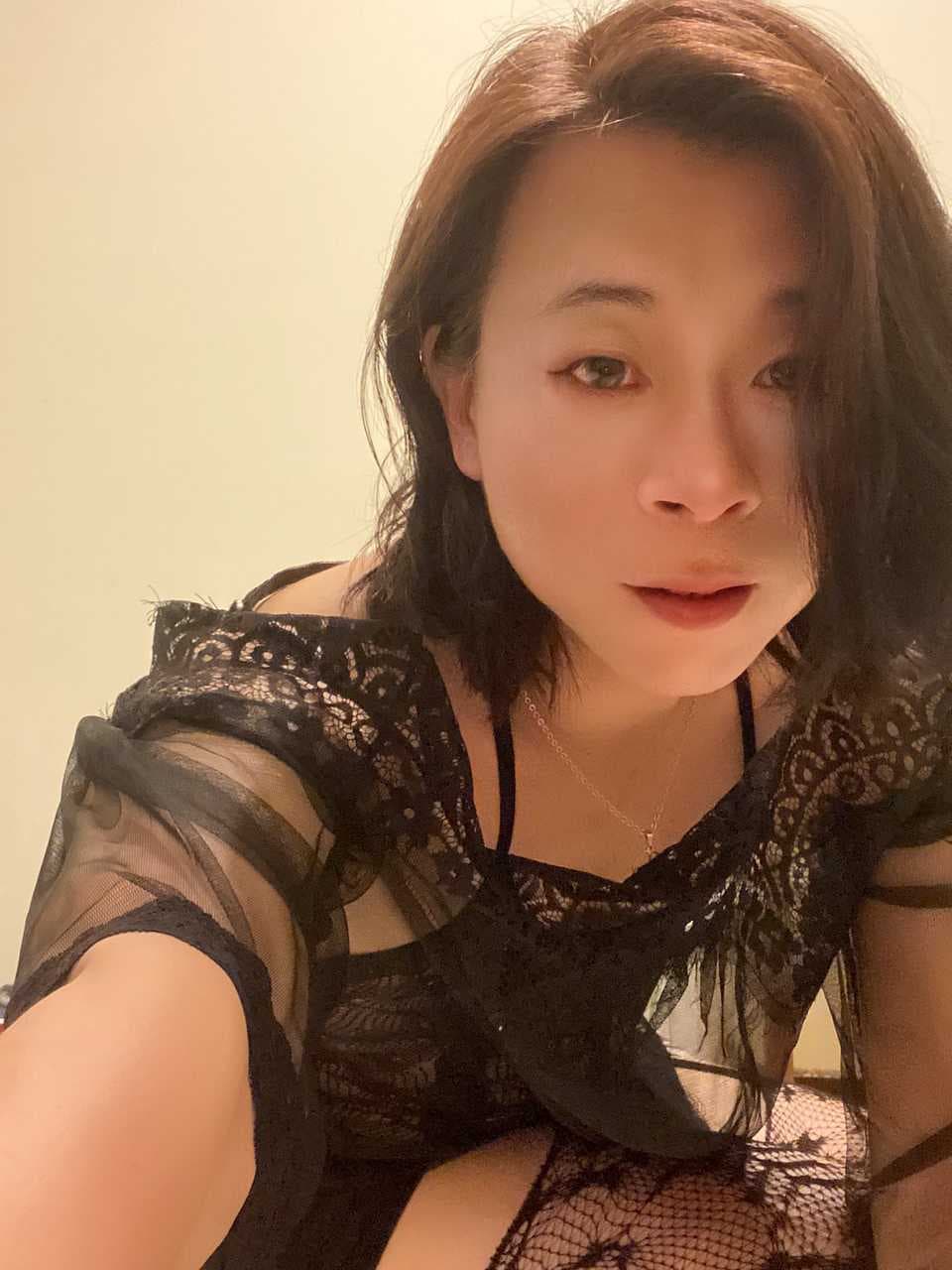 好久不見的熟女姊姊 - 偽娘板 | Dcard