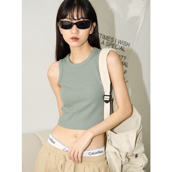 #我要賣 room w2/shkev/offset/anotherq 全新上衣！有兩件正韓🇰🇷 - 二手交易板 | Dcard