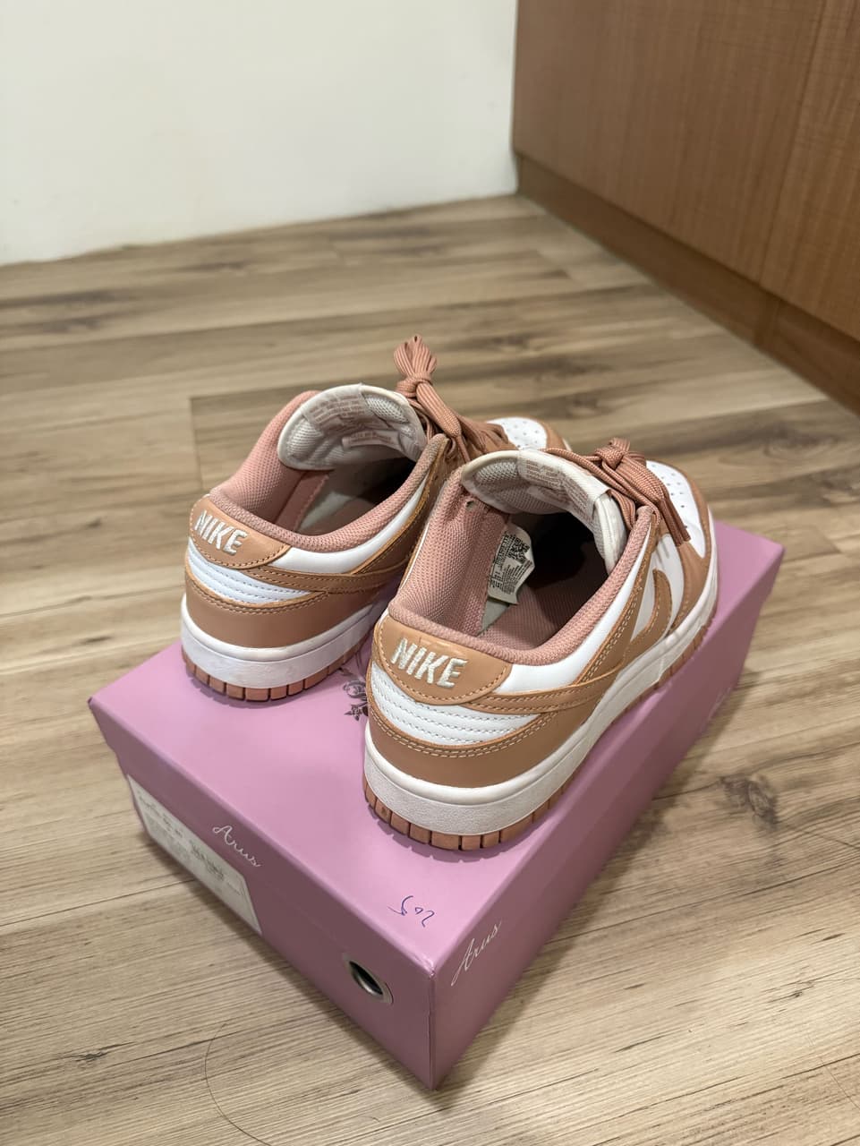 #我要賣 Nike dunk low rose whisper玫瑰乾燥粉💕 - 二手交易板 | Dcard