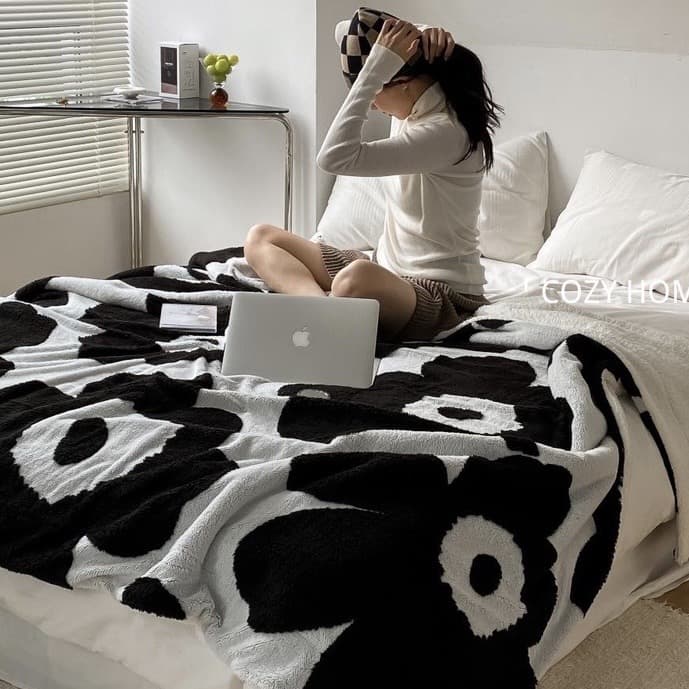 租屋處必備🏠3樣居家小物🧚‍♀️懶骨頭沙發+坐墊+毛毯🤗 - 芝芝｜購物芝旅 (@hannee) | Dcard