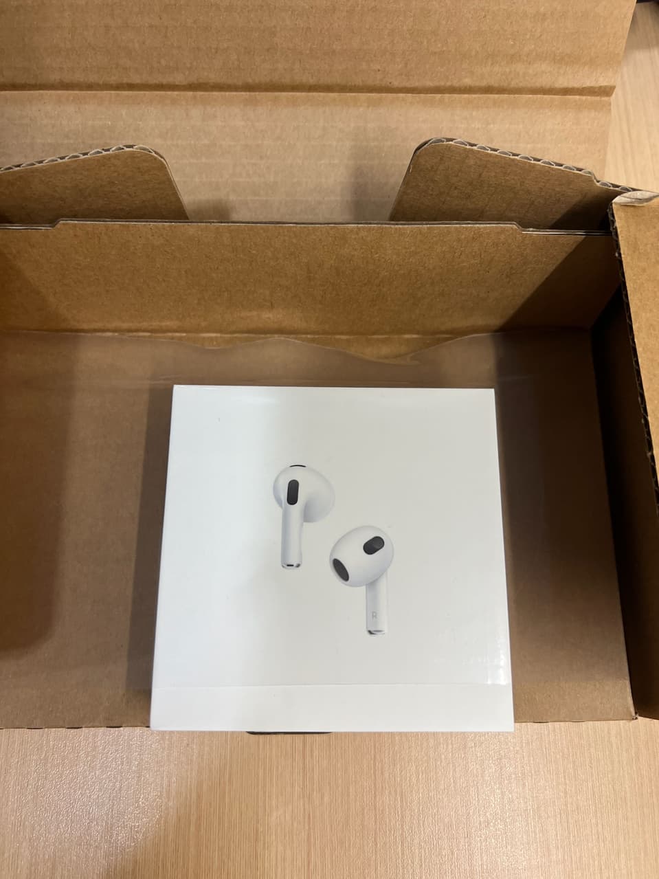 #售全新 AirPod3 - 逢甲大學二手物交流板 | Dcard