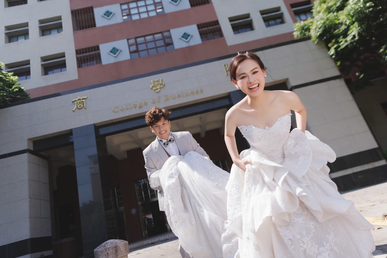 不是網美也能拍美照｜素人新娘變身實錄💎 - 黛門婚紗工作室 (@diamond_studio) | Dcard