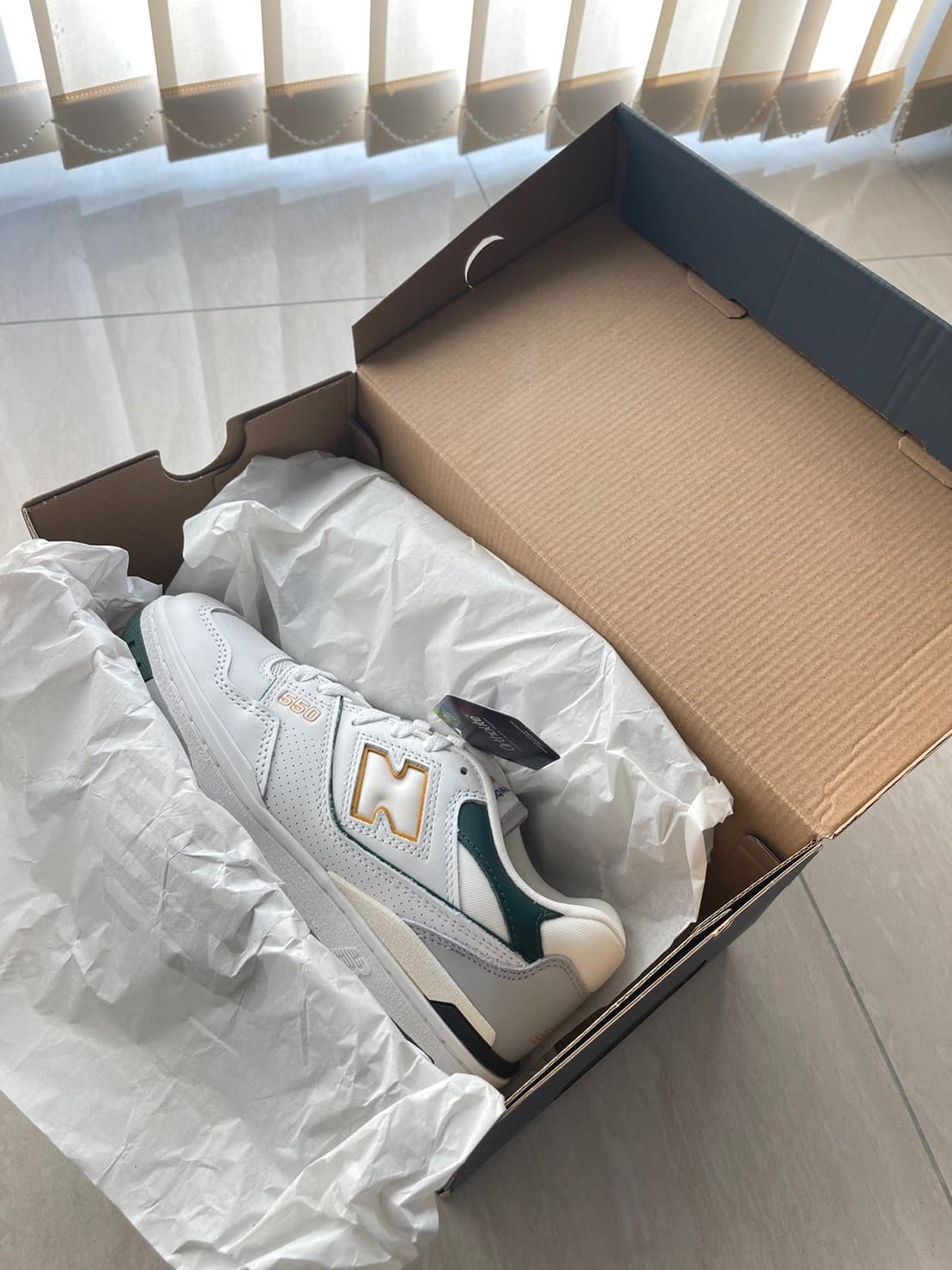 #發問 NB550海鹽綠vs.寶寶藍選擇 內有實穿照 - 球鞋板 | Dcard