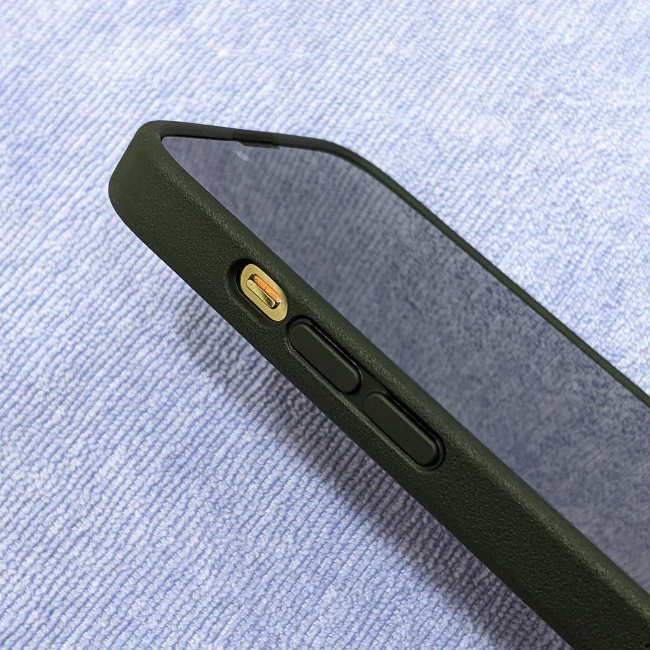 #iPhone DEVILCASE 惡魔防摔殼 AIR 初入手心得 - Apple板 | Dcard