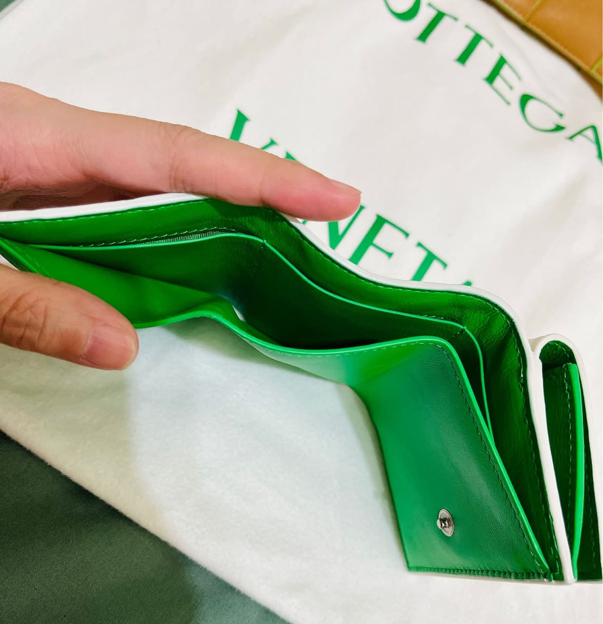 #分享 BV Tiny Tri-Fold Wallet 三折小皮夾 - 精品板 | Dcard