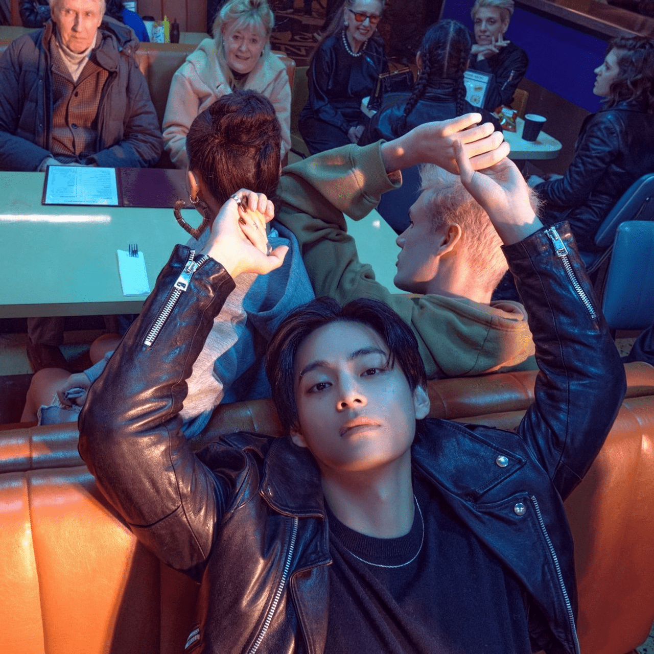 #集中討論 💌BTS V 數位單曲"𝙁𝙍𝙄(𝙀𝙉𝘿)𝙎”發行 - 追星板 | Dcard