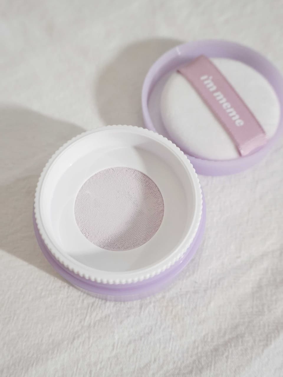 紫色蜜粉熱潮🔥開架新品I'M MEME蜜粉&妝前乳實測心得分享 - 子兮子兮奈何兮 (@tting_beauty) | Dcard