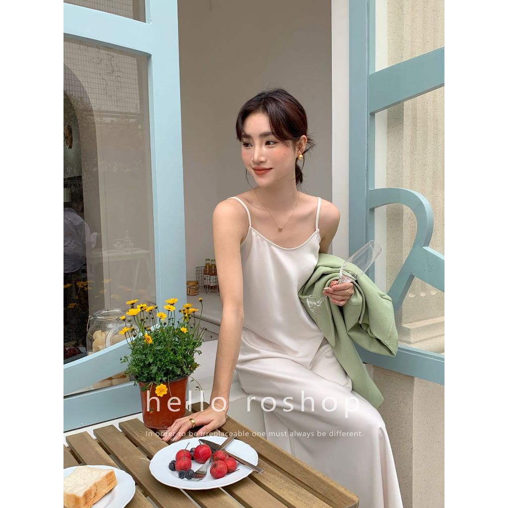 #我要賣 roshop 延南洞歐膩的細肩微光澤長洋裝 細肩帶洋裝 - 二手交易板 | Dcard