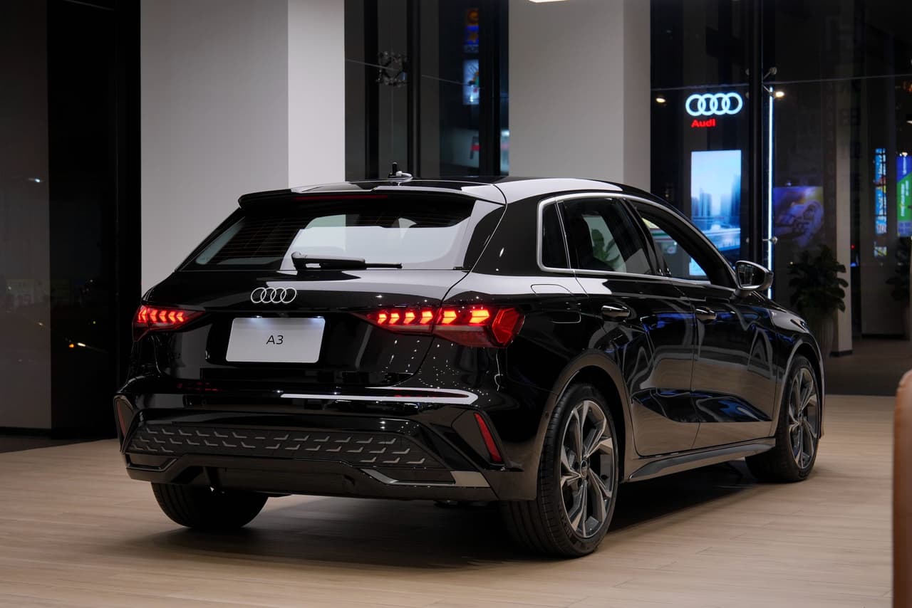 實車分享｜小改款 𝐀𝐮𝐝𝐢 𝐀𝟑 𝐒𝐩𝐨𝐫𝐭𝐛𝐚𝐜𝐤 𝟑𝟓 𝐓𝐅𝐒𝐈 𝐒 𝐥𝐢𝐧𝐞｜正式進駐 - 汽車板 | Dcard