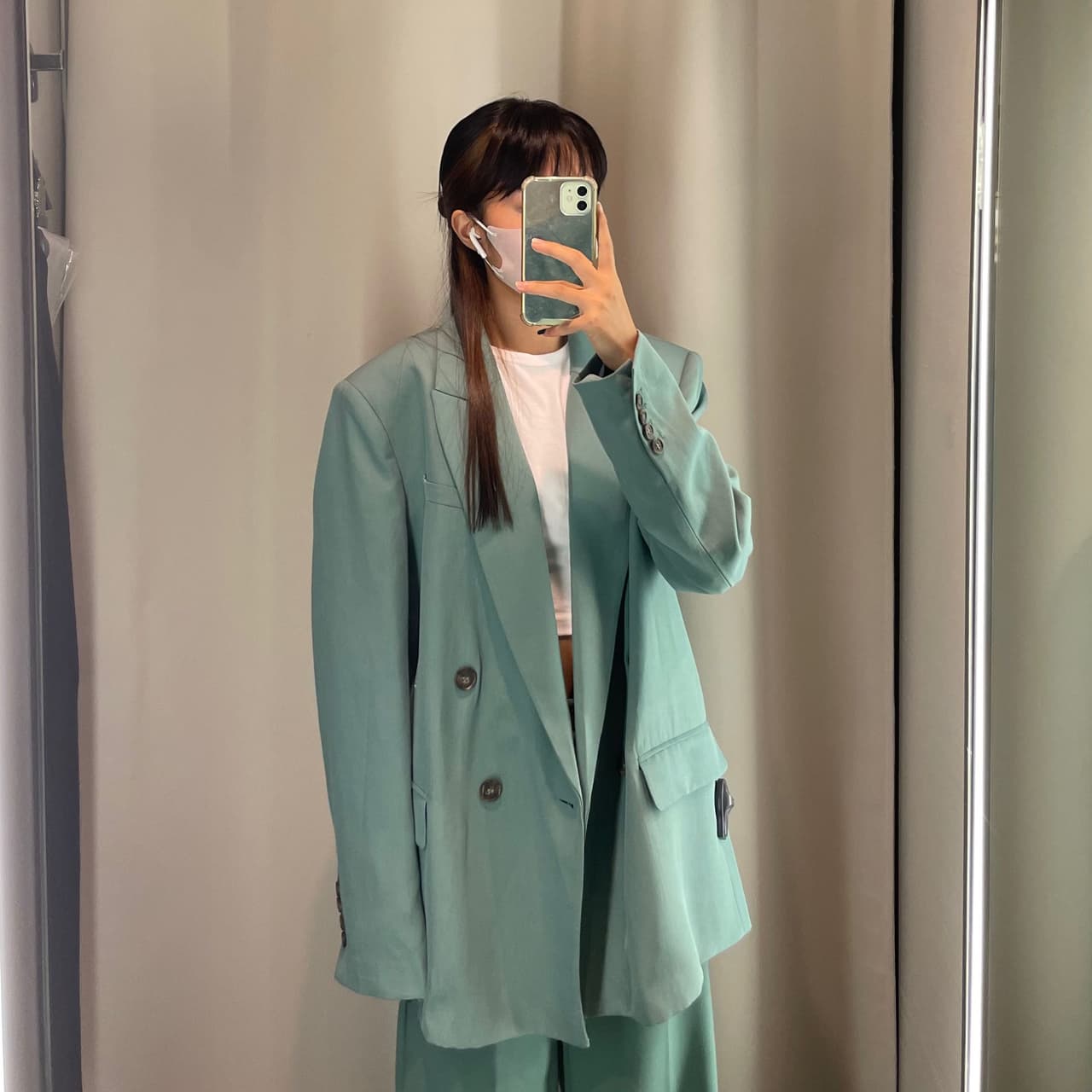 試穿四間服飾品牌的當季衣服！（ZARA、H&M、Bershka、GU) - 穿搭板 | Dcard