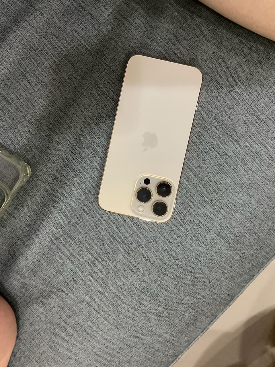 #我要賣 iphone 13pro 金色256g - 3C板 | Dcard