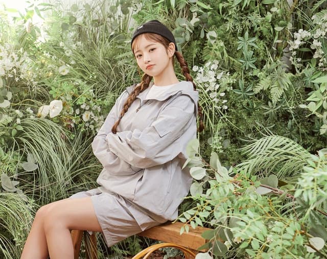 #代言 Rei - FCMM 23S/S 新品Look Book (購買送小卡) - IVE板 | Dcard