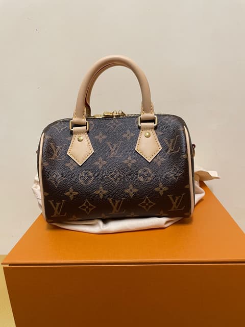 #開箱 LV Speedy20+Dior MITZAH絲巾 - 精品板 | Dcard