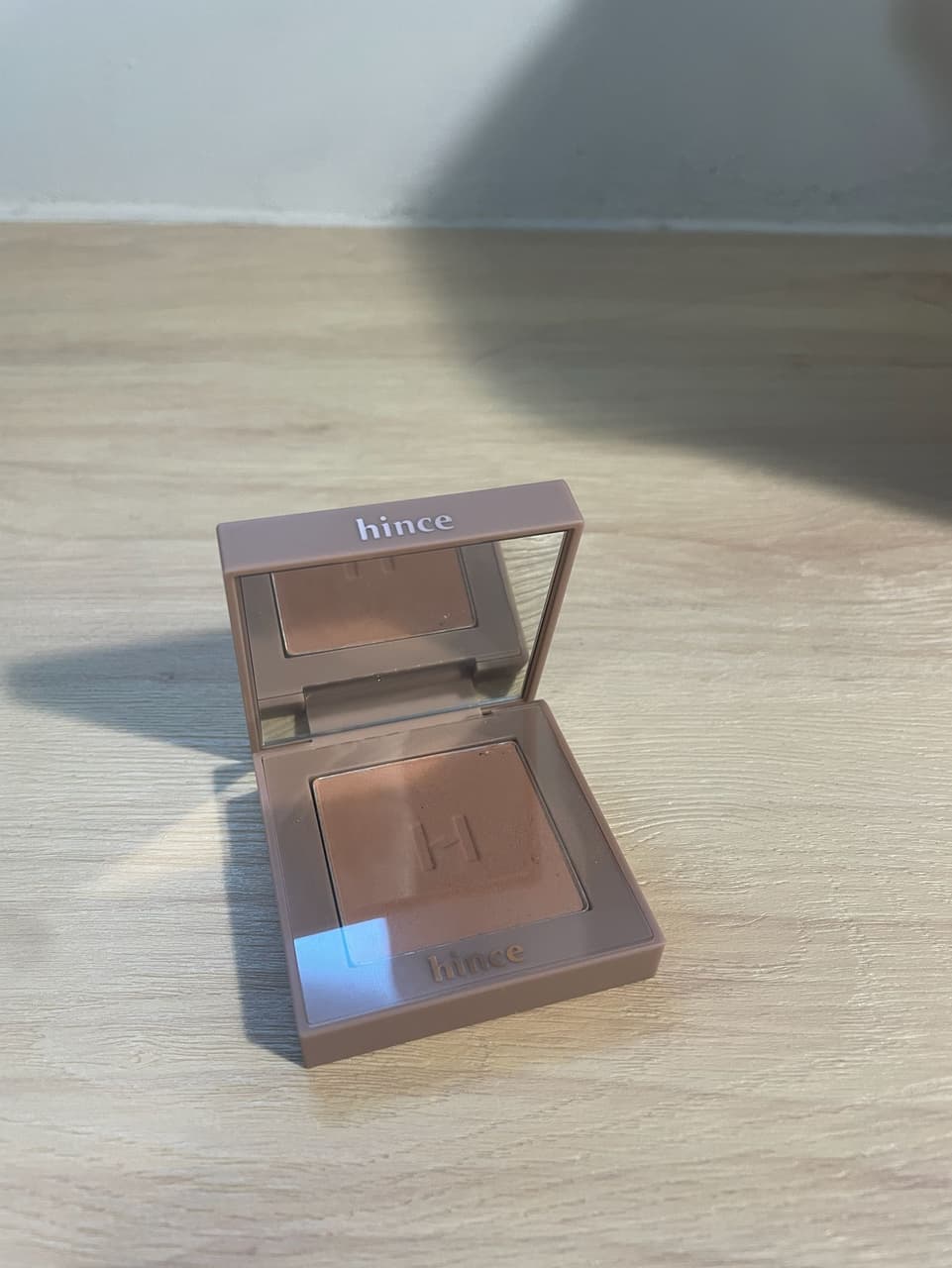 #我要賣 二手彩妝（SNIDEL、KATE、HINCE、ettusais、wakemake） - 二手交易板 | Dcard