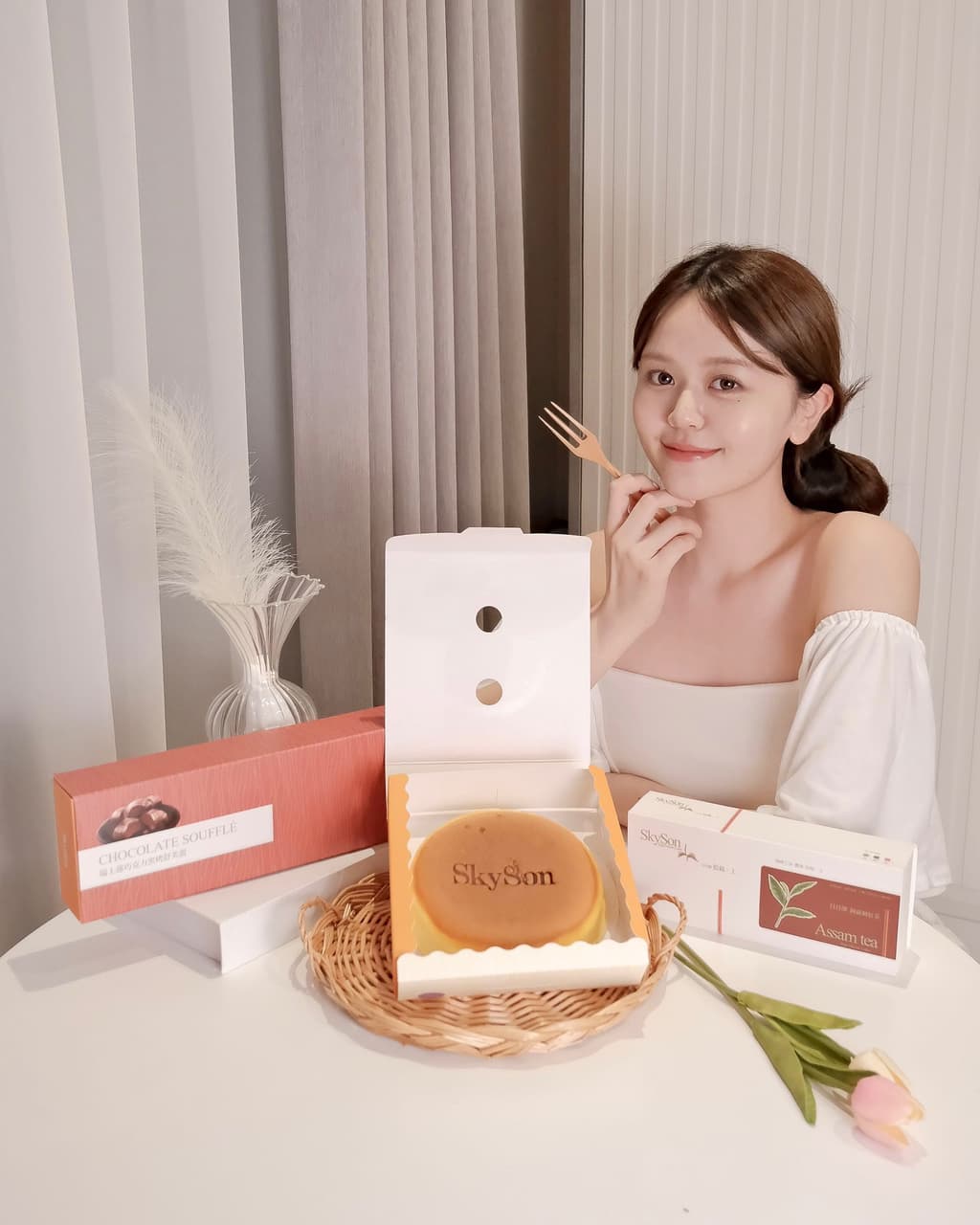 甜點界的LV天子舒芙蕾SkySon！四種變化吃法蹦出口感新滋味！埔里超人氣伴手禮推薦～ - 陳莫-行走的阿極🐻‍ ️🤍 (@snila.___) | Dcard