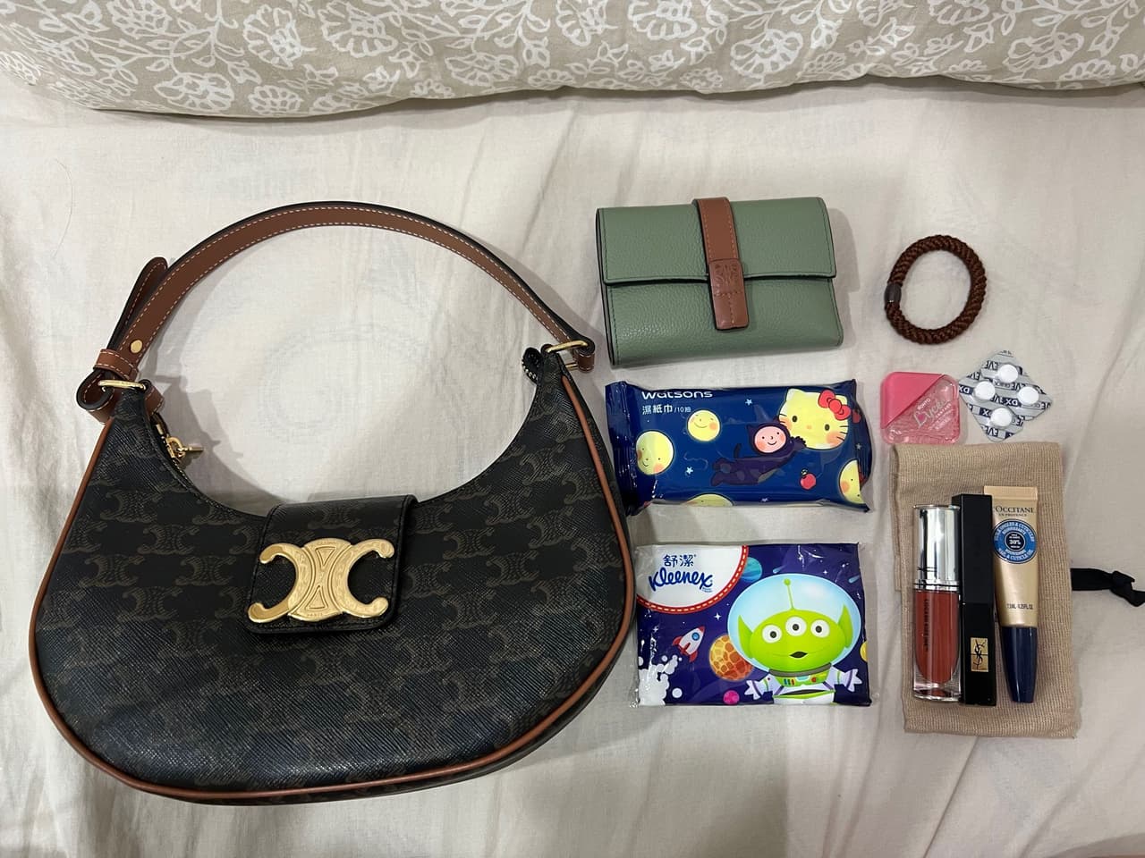 #開箱 Celine AVA TRIOMPHE 腋下包 - 精品板 | Dcard