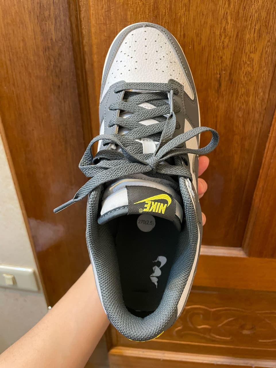#我要賣 售 dunk sb 煙灰奶油底 - 二手交易板 | Dcard