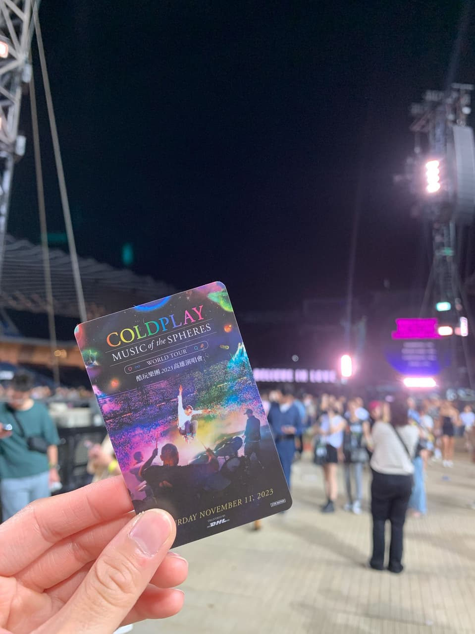 Coldplay演唱會好讚!!🌈 - YUN⛅️ (@yunthesun) | Dcard