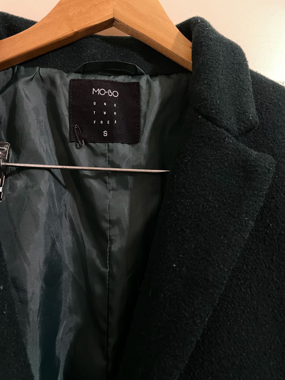 #我要賣 MoBo外套大衣、首爾妹大衣 厚實溫暖 誠可議價～ - 二手交易板 | Dcard