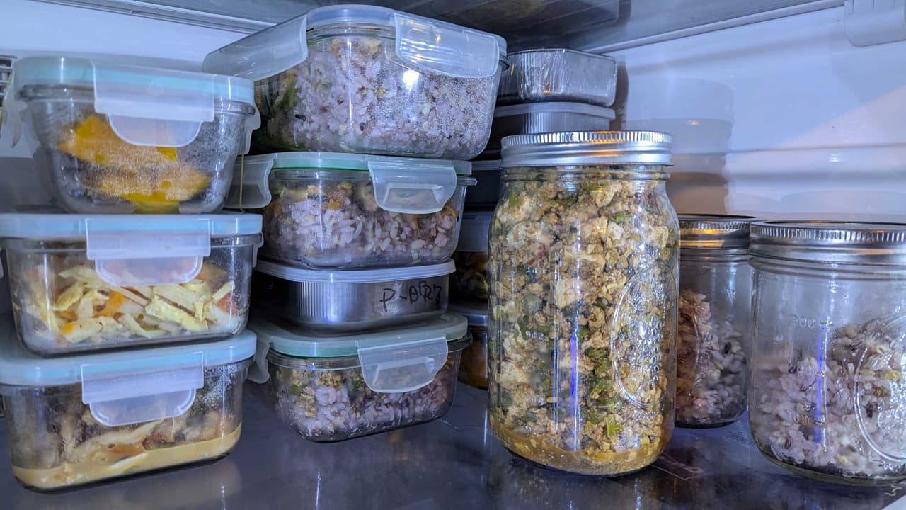 和家人一起嘗試備餐，再請 AI 幫忙分配每餐的份量 實際上吃起來如何，會不會容易餓 or 太飽 明天中午見真章 - 艾歐塔 - 話子👑 (@iota) | Dcard