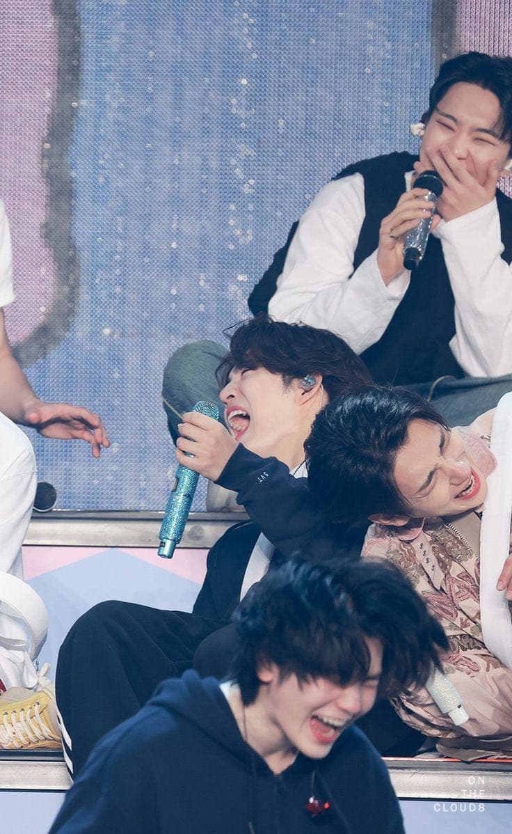 #分享 求充滿歡笑的SVT桌布 - SEVENTEEN板 | Dcard