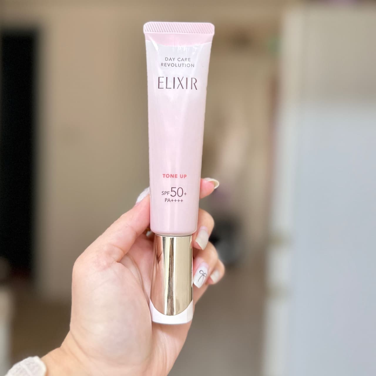 每天可以再晚十分鐘起床了！｜ELIXIR膠原亮妍多效美肌乳 - 挖喜羊 (@vk.y) | Dcard