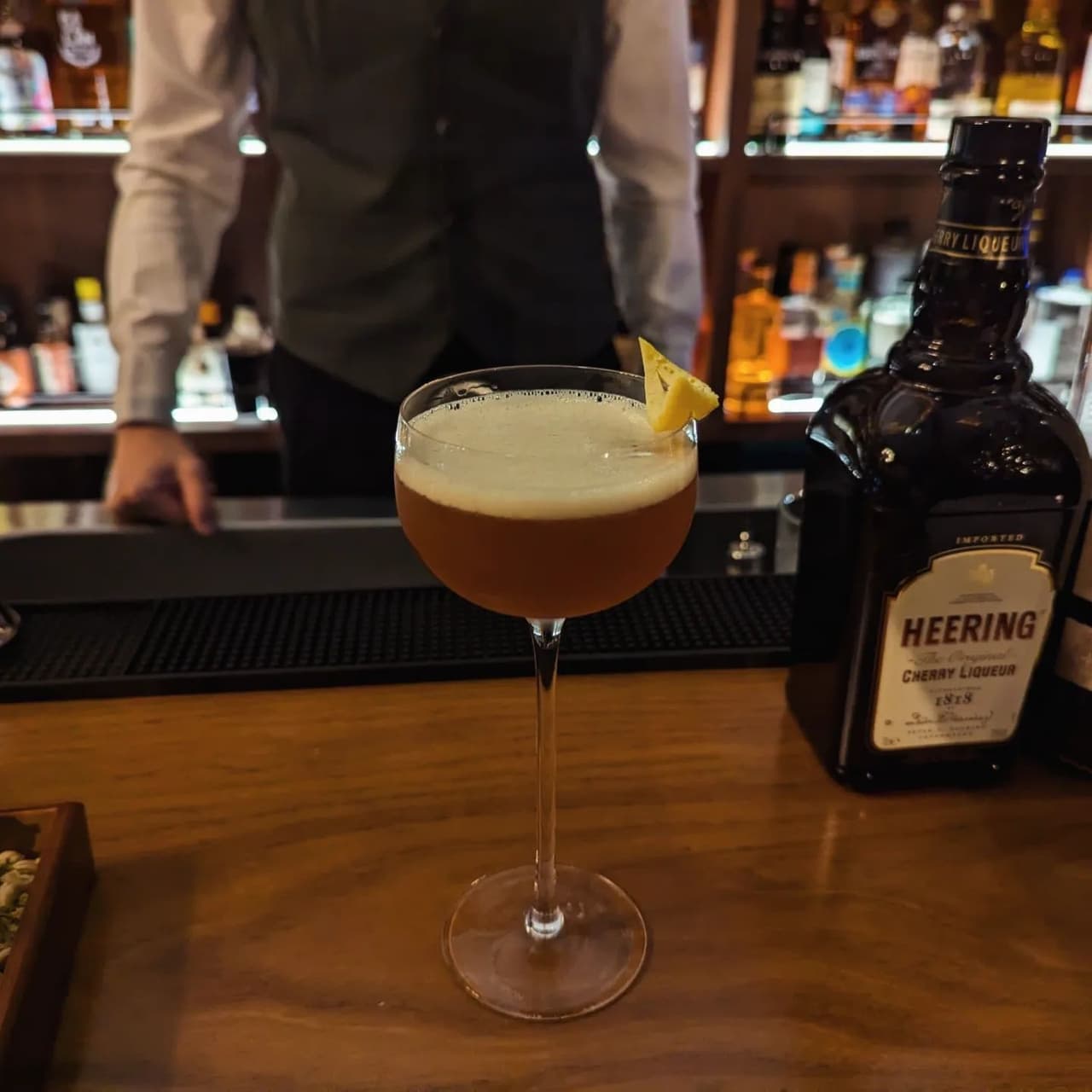 #酒吧探尋 Bar Whiskeen 威士忌專業的高雄酒吧 - 品酒板 | Dcard