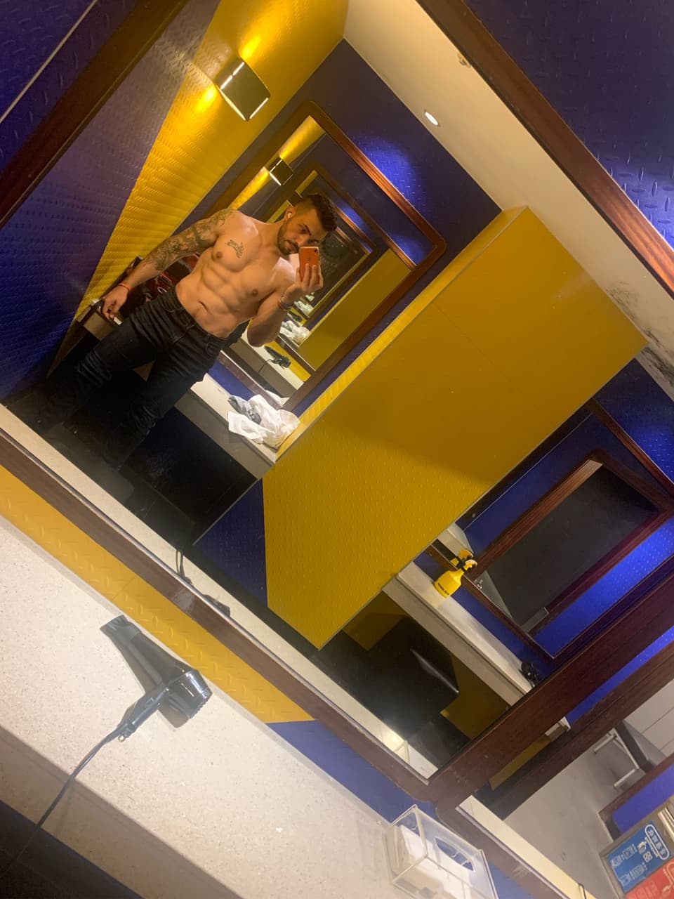 腹肌哥 (@gmsephs) | Dcard