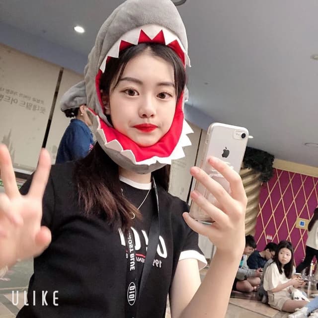 #閒聊 韓網熱議 令人震驚的HYBE新女團LE SAERAFIM的Kim Garam舊照片 - B543-1 留言 | Dcard