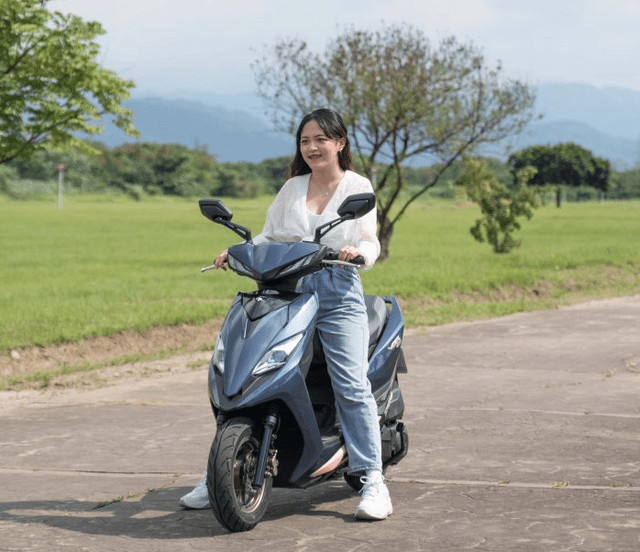 #車輛分享 ＃經典回顧 機車族的心聲哩甘災！讓⚡️KYMCO NEW VJR 125 4V/TCS⚡️成為你的行車好夥伴🛵疑難雜症通通BYE👊🏻 - 機車板 | Dcard