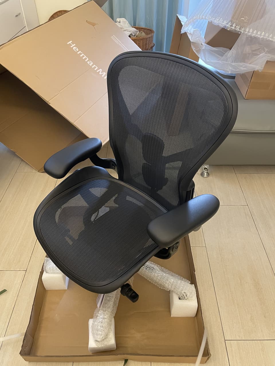 #家電傢俱分享 Herman Miller Aeron 2.0 全功能 金屬腳 詳細開箱體驗 - 居家生活板 | Dcard