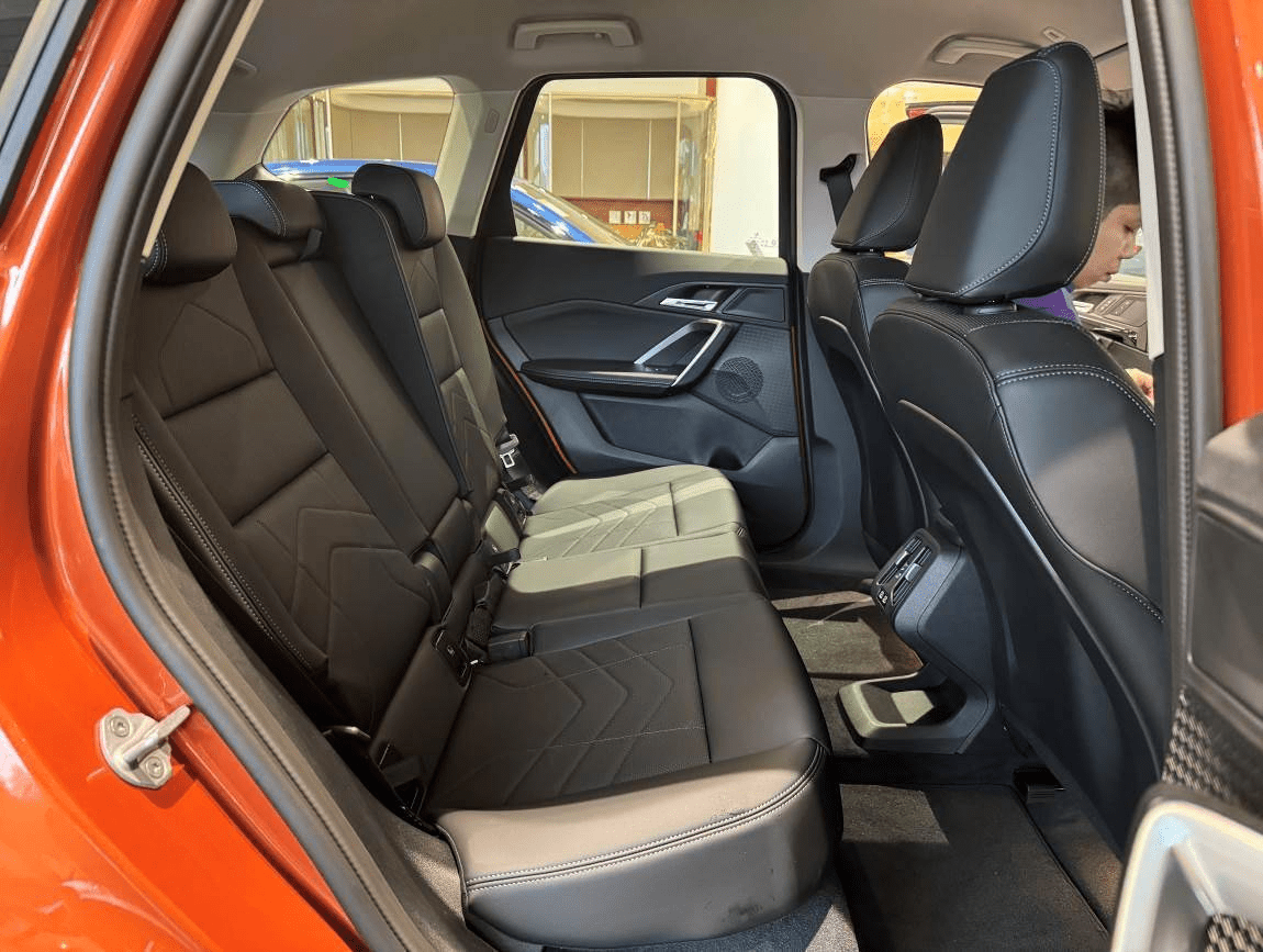 小型電動休旅Model Y、iX1還是EX30？ - 汽車板 | Dcard