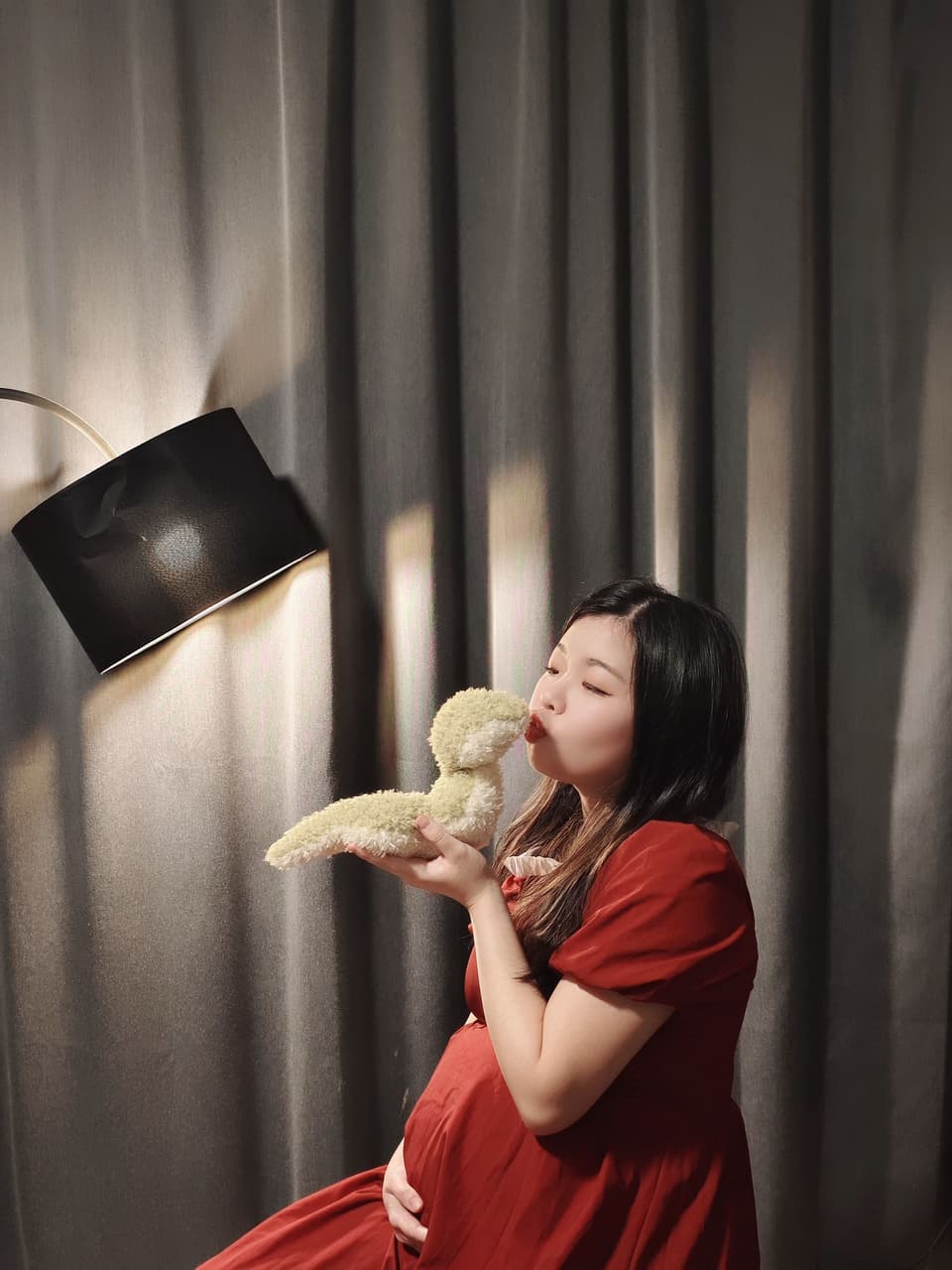 #分享 孕婦照在旅館自己完成🤣👀 - 親子板 | Dcard