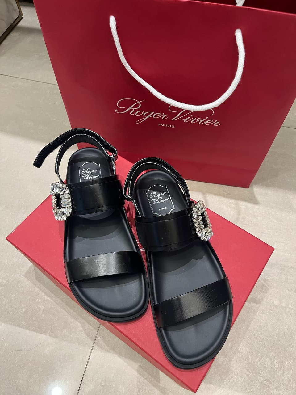 #開箱 開箱一下美美的RV鞋子🌹🌹 - 精品板 | Dcard