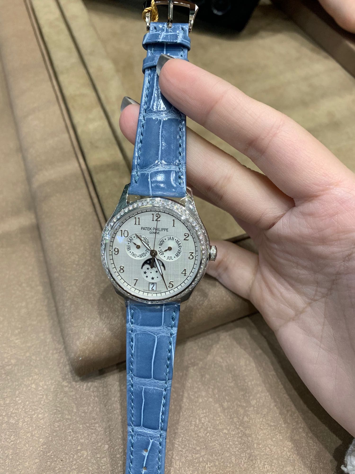 PP 4947G - 精品錶板 | Dcard