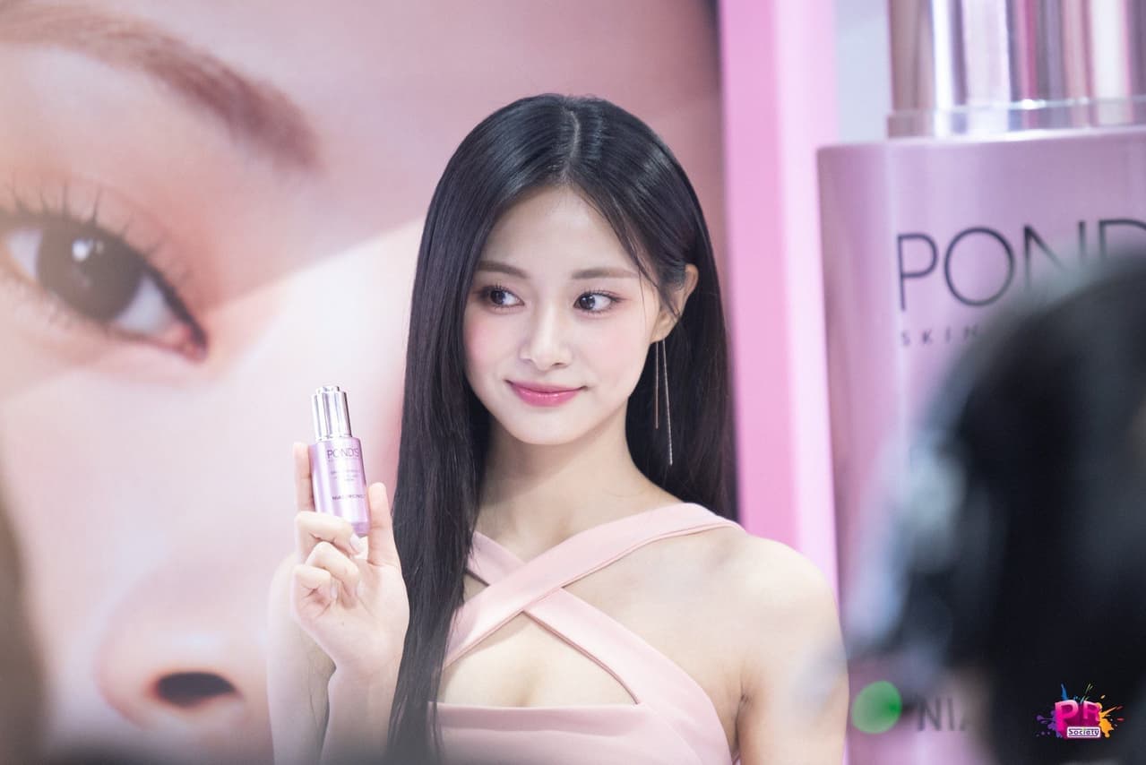 #分享 子瑜首次國外個人活動 (POND'S見面會) - TWICE板 | Dcard