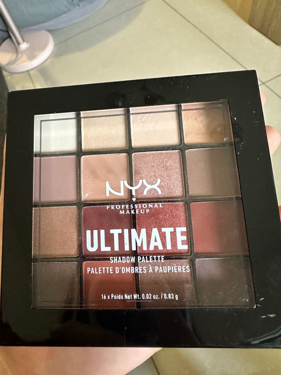 #我要賣 （已售出）Nyx 16色眼影盤 - 二手交易板 | Dcard