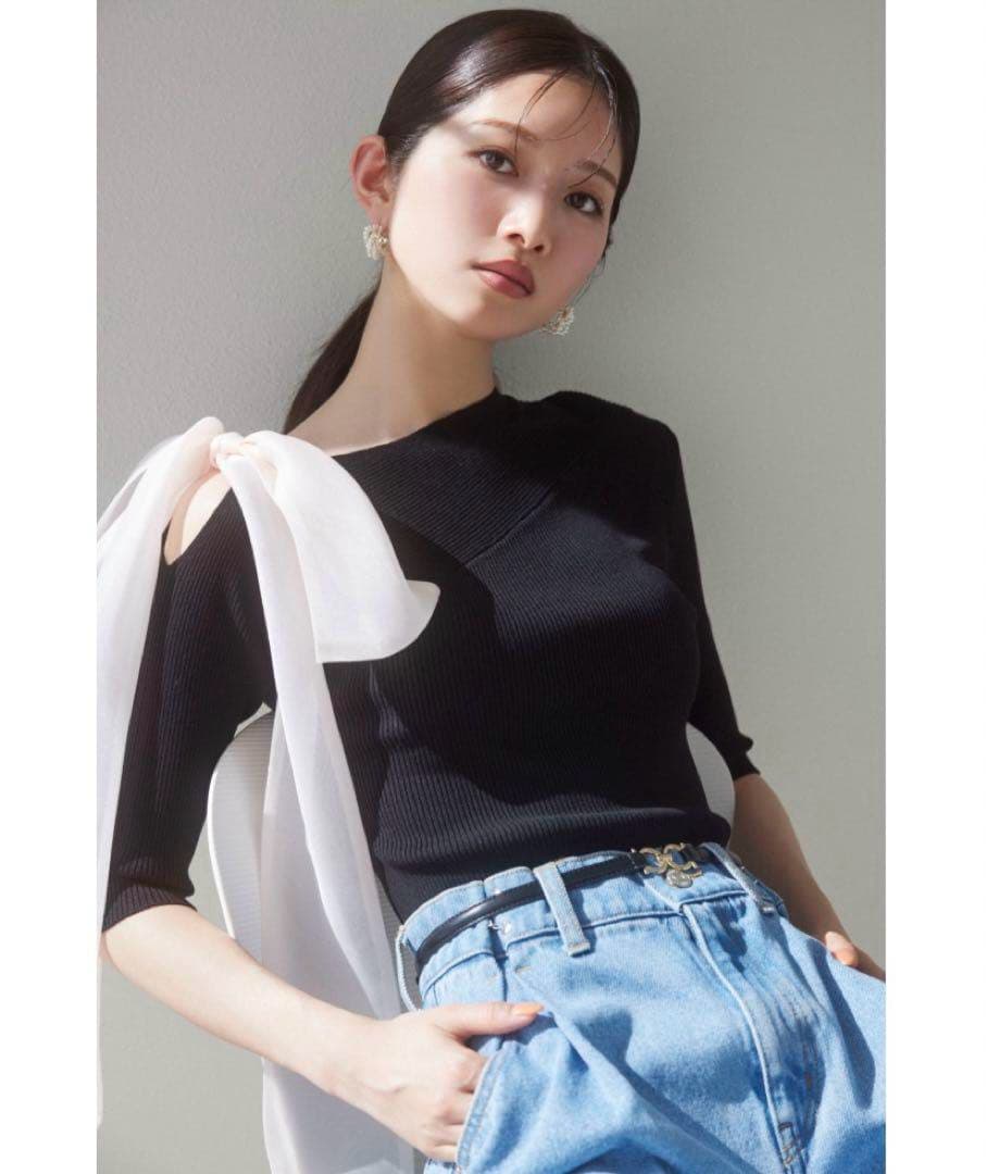 #我要賣 Snidel 2024秋冬新品 蝴蝶結斜肩上衣 - 二手交易板 | Dcard