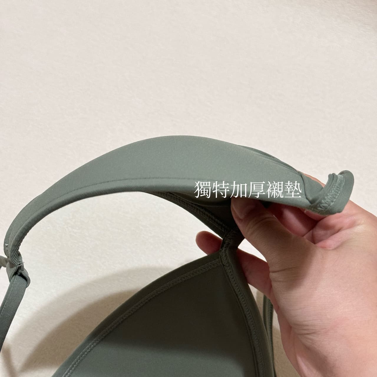 夏天就是要穿比基尼啊!!!!!!!小胸也可以放心自在的穿!!!feat.ROXY - 女孩板 | Dcard