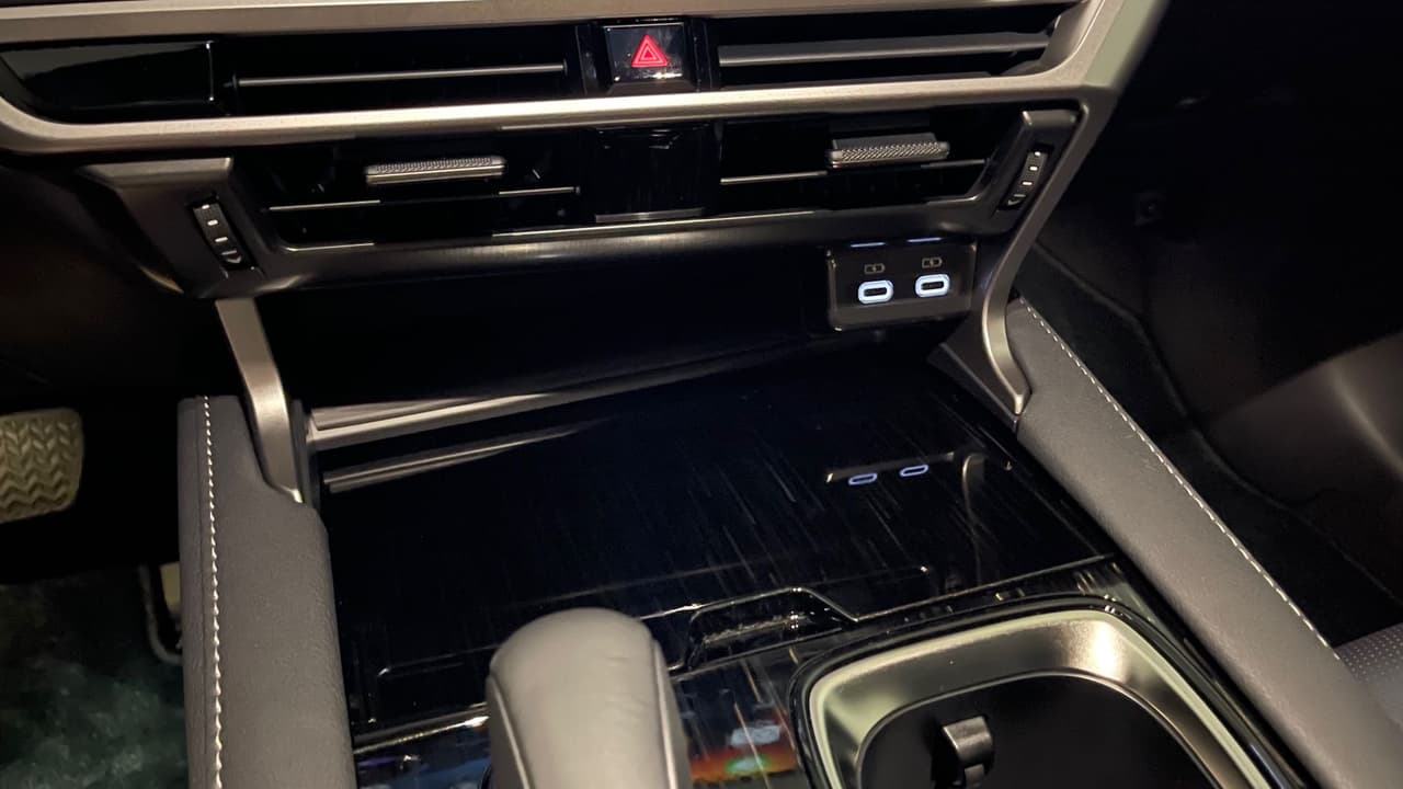 開箱 細節介紹RX350頂級版大改款 - 汽車板 | Dcard