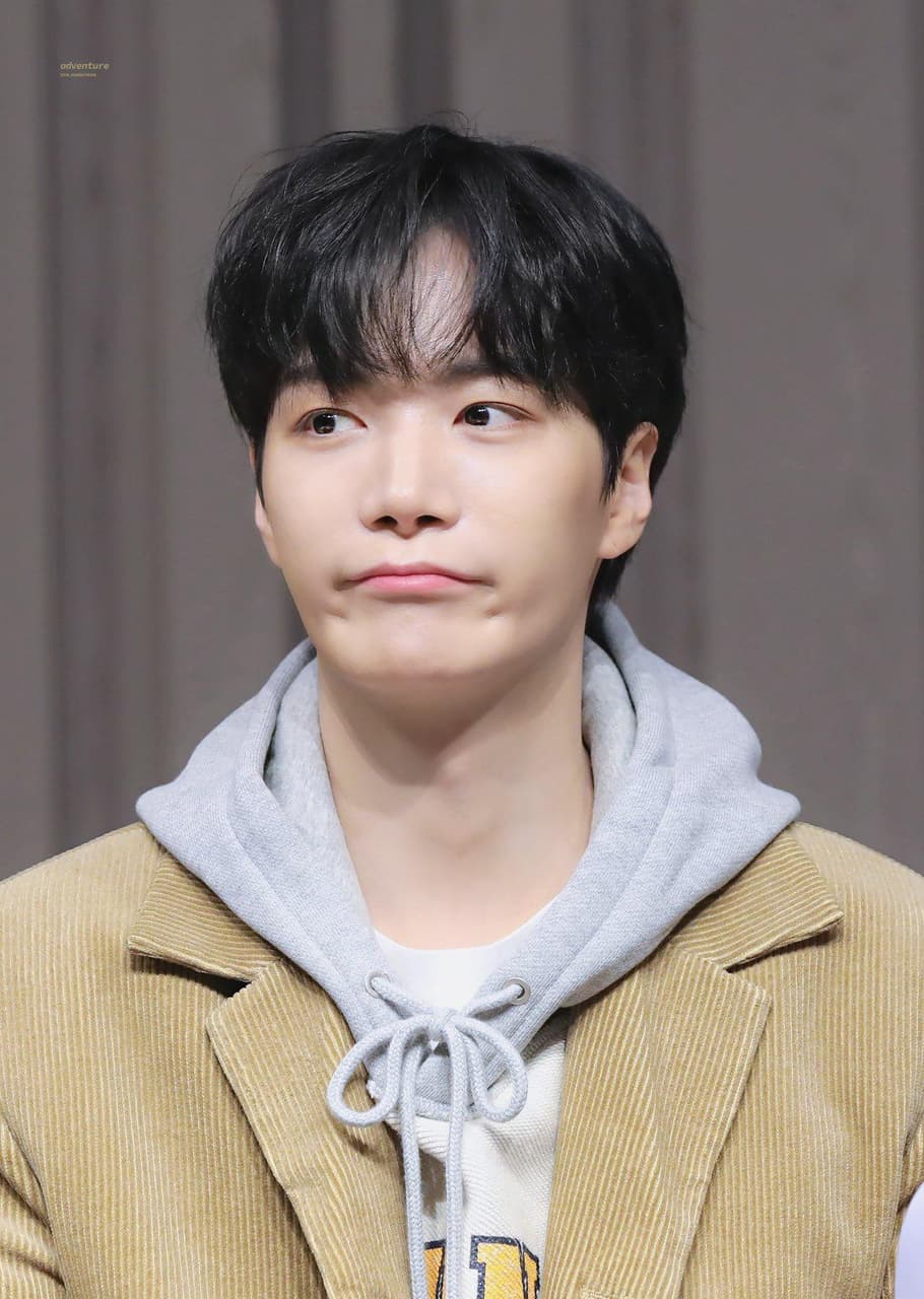 #閒聊 擁有最稀有酒窩的偶像 - NU'EST板 | Dcard